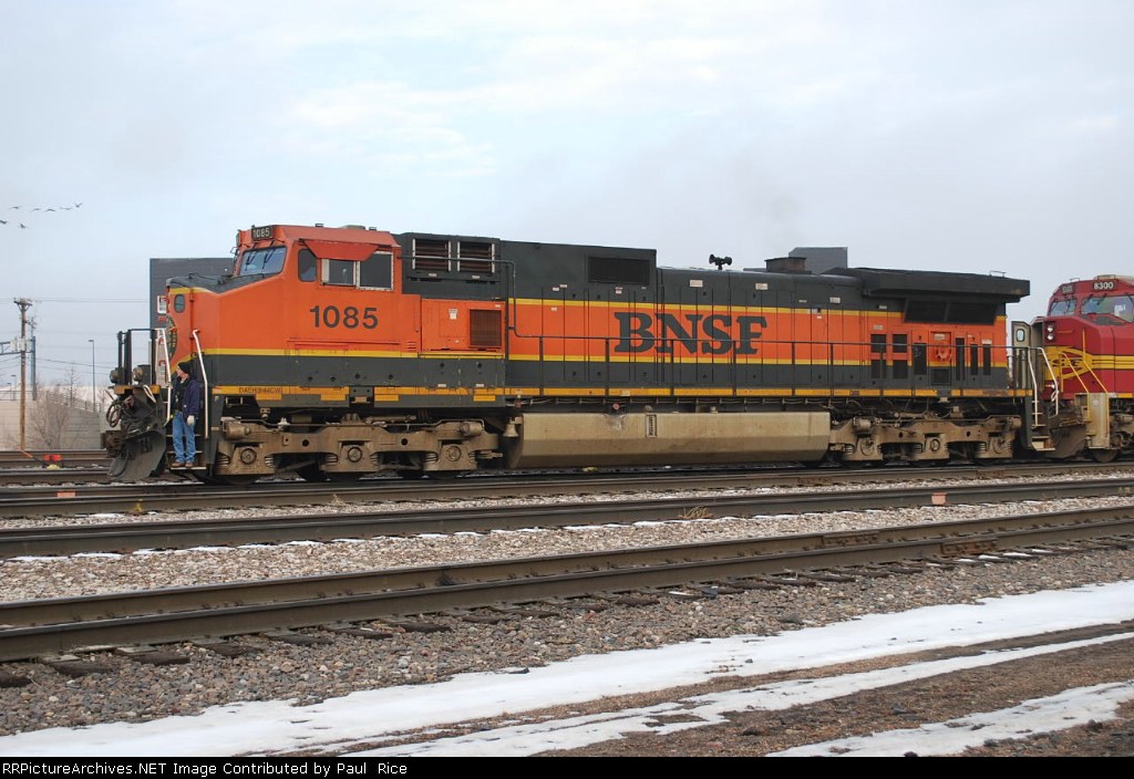 BNSF 1085